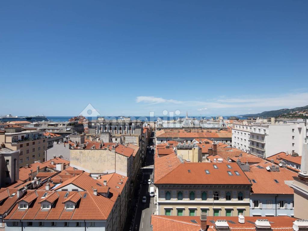 Vendita Appartamento Trieste. Quadrilocale in via Giosuè Carducci 5 ...