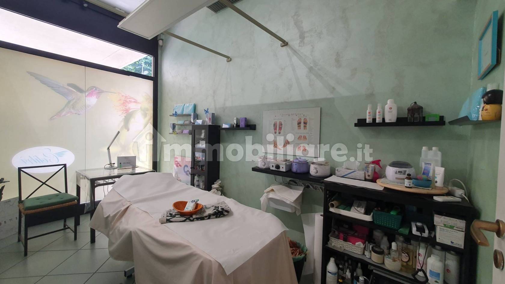 Locale commerciale in Vendita