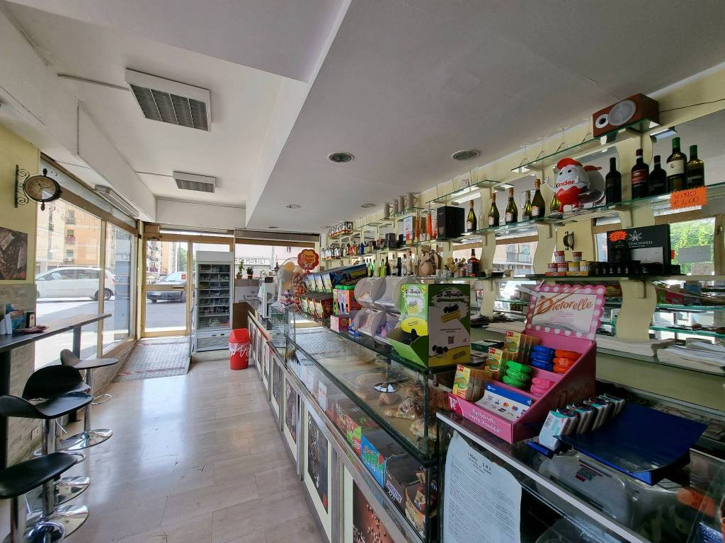 Bar via Pescaglia 42, Roma, Rif. 104683737 - Immobiliare.it