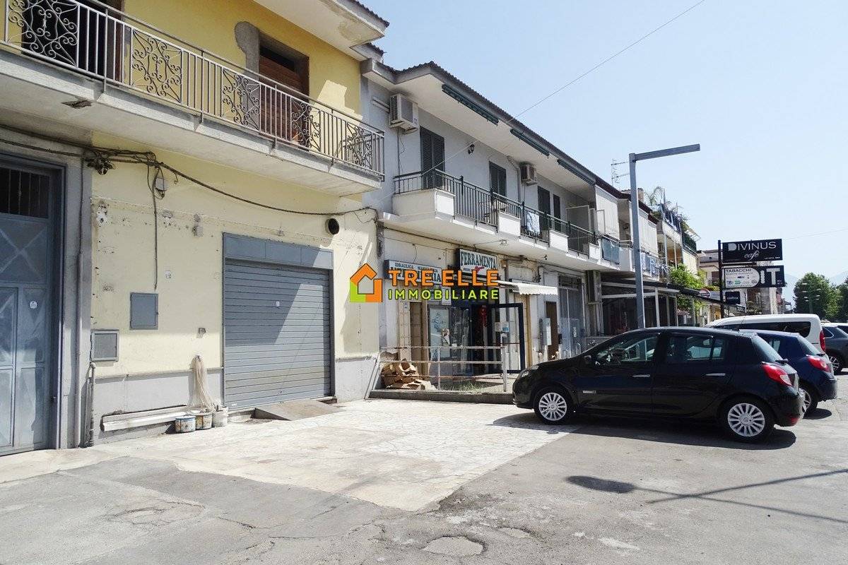 Locale commerciale in Vendita