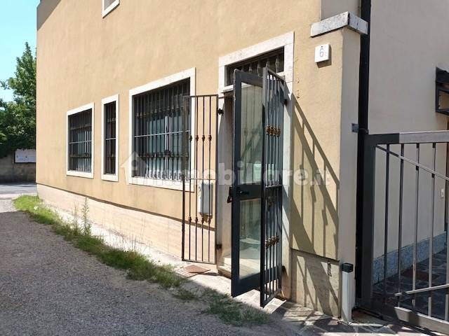 Locale commerciale, Crema, Rif. 104695533 - Immobiliare.it