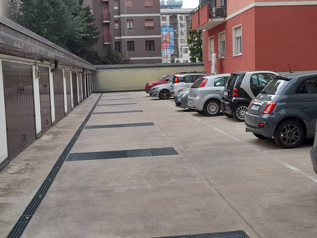 Posto auto - moto via Arbe 95, Milano, Rif. 104684413 - Immobiliare.it