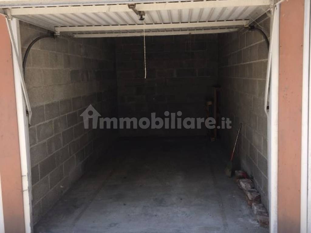 Garage - Box via Ermenegildo Gallardi, Vercelli, Rif. 104711733 - Immobiliare.it
