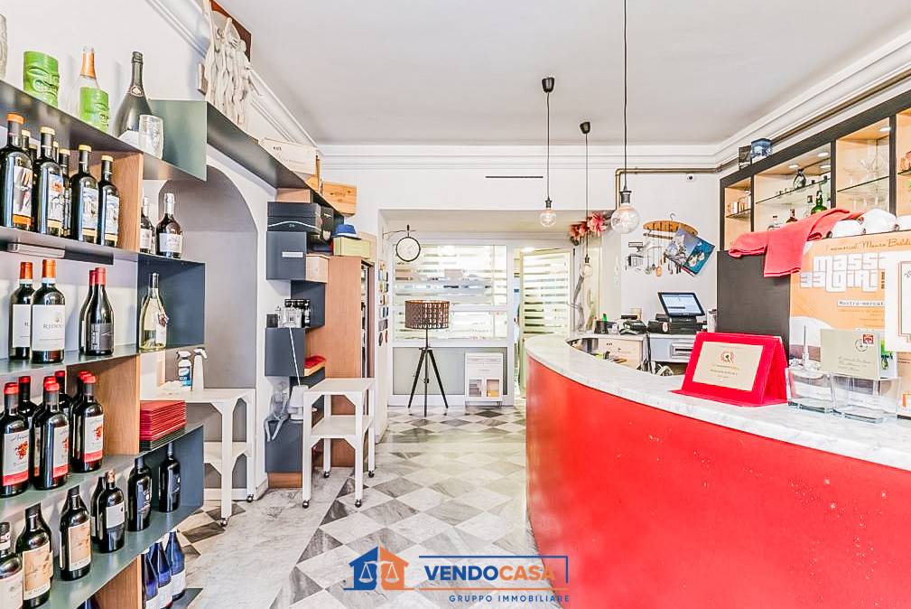 Locale commerciale in Vendita