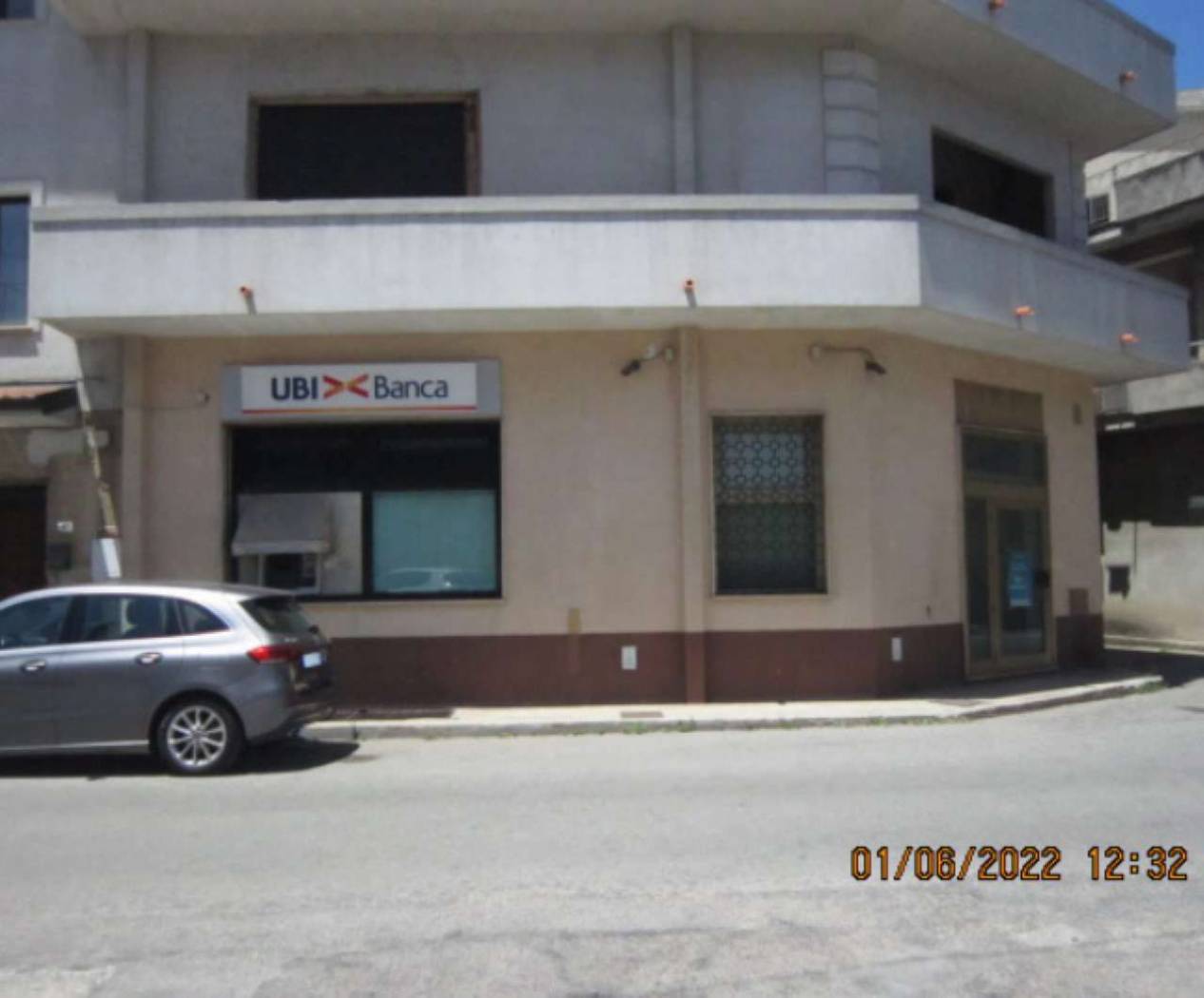 Locale commerciale in Vendita