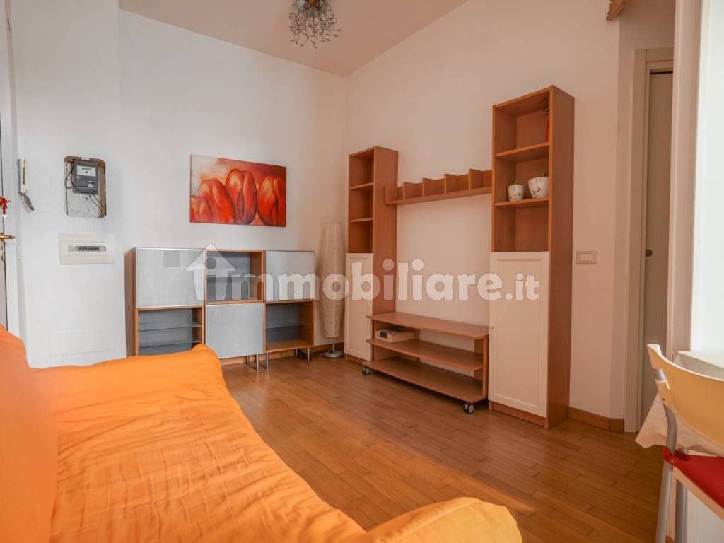 Vendita Appartamento Roma. Bilocale in via Rocca Priora 56. Buono stato ...