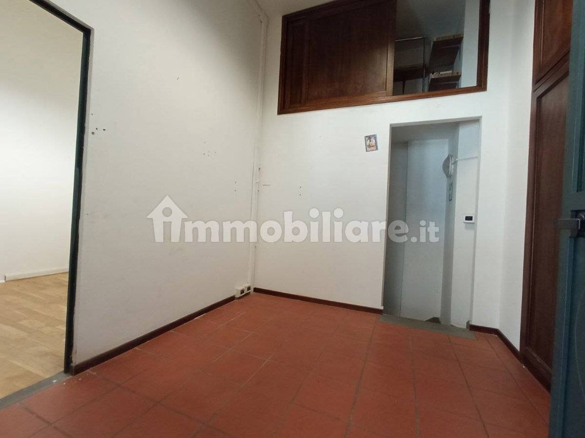 Locale commerciale in Vendita