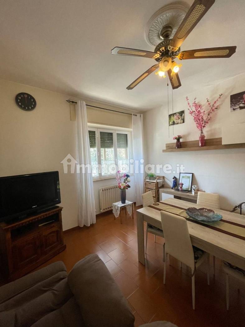 Trilocale via Carlo Poerio, Shangai, Livorno