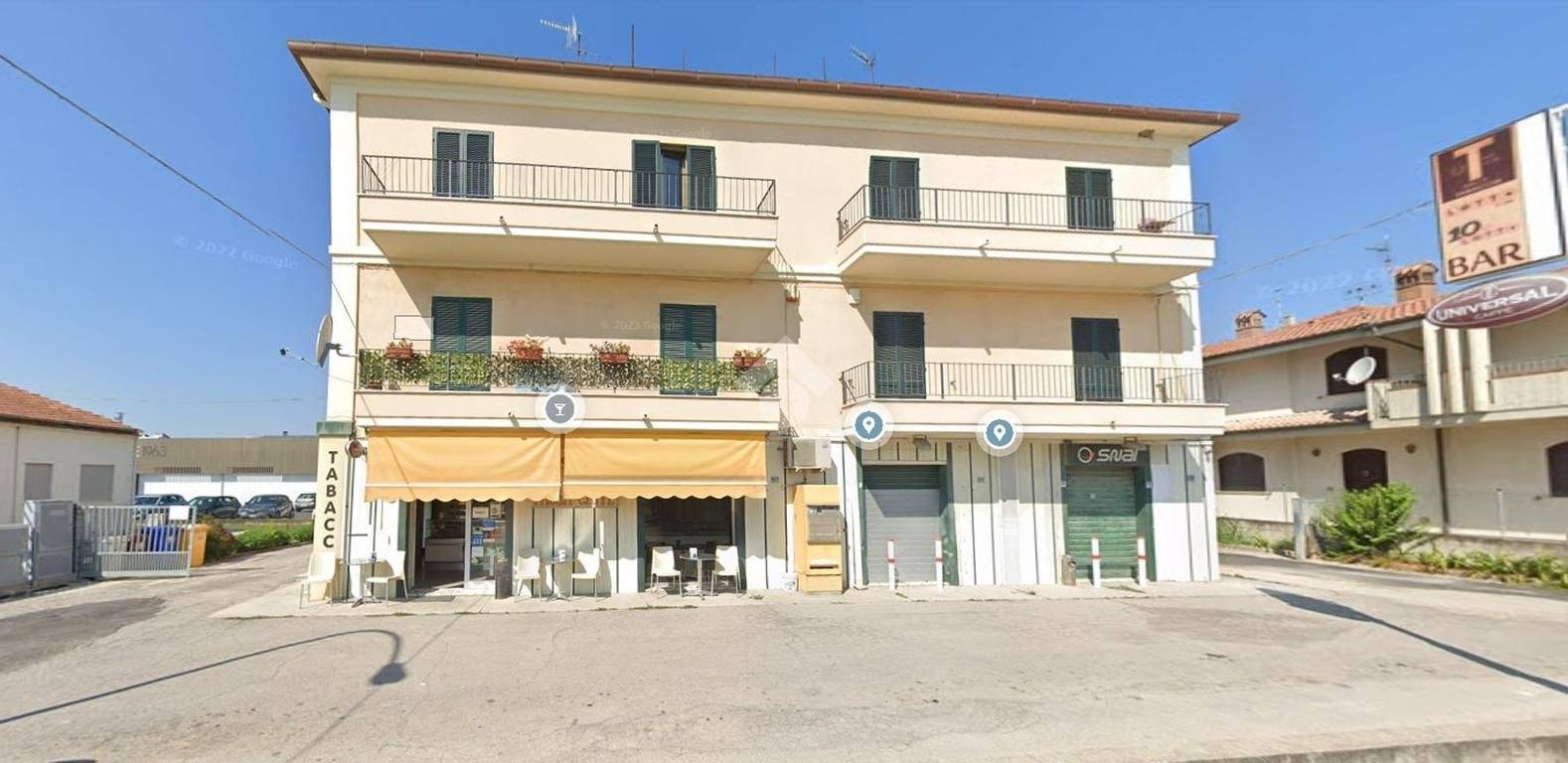 Locale commerciale in Vendita