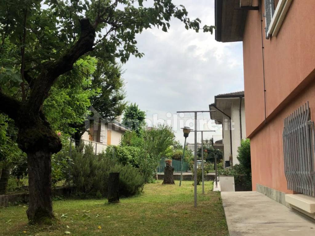 Vendita Villa unifamiliare in via Giuditta Sidoli Parma. Buono stato ...