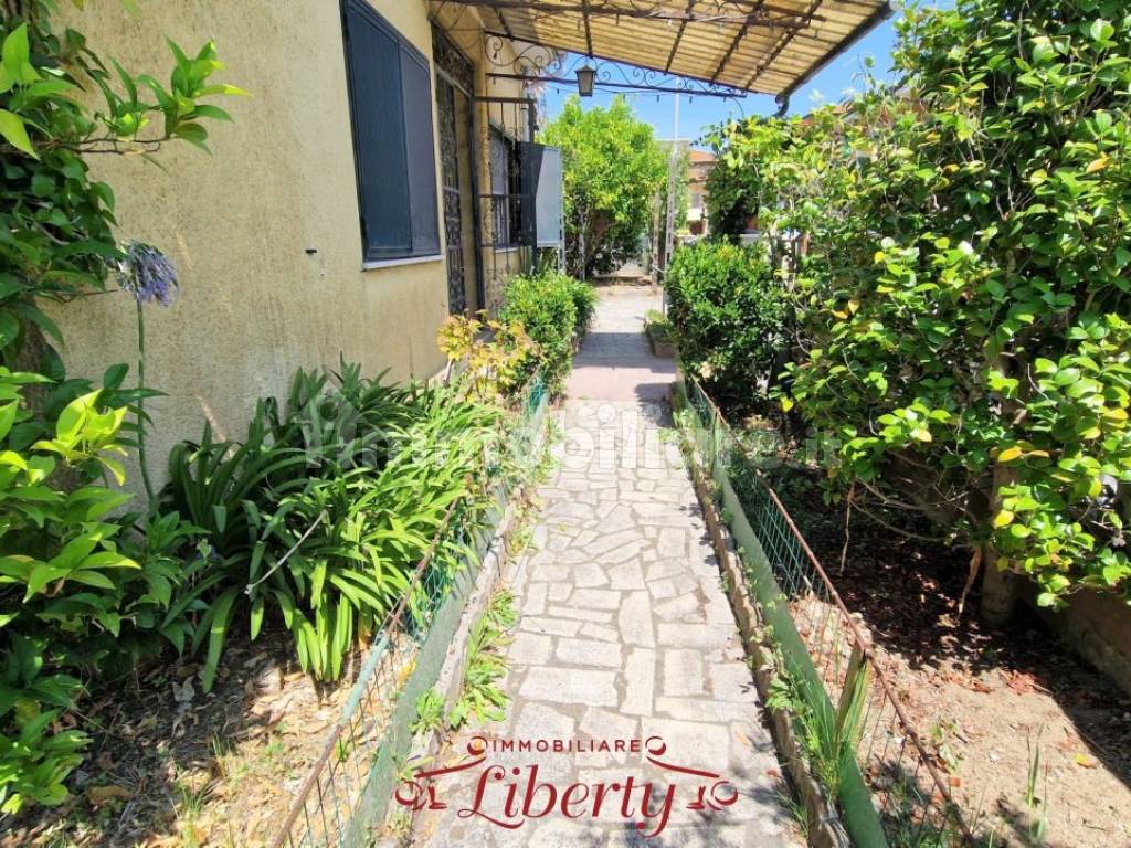 Vendita Villa unifamiliare in via della Rosa Viareggio. Da ...