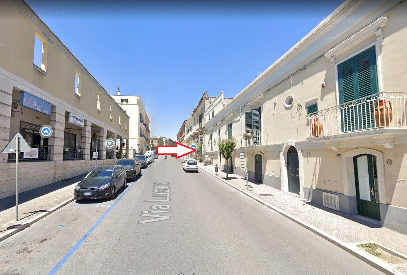 Attività commerciale con laboratorio in Vendita