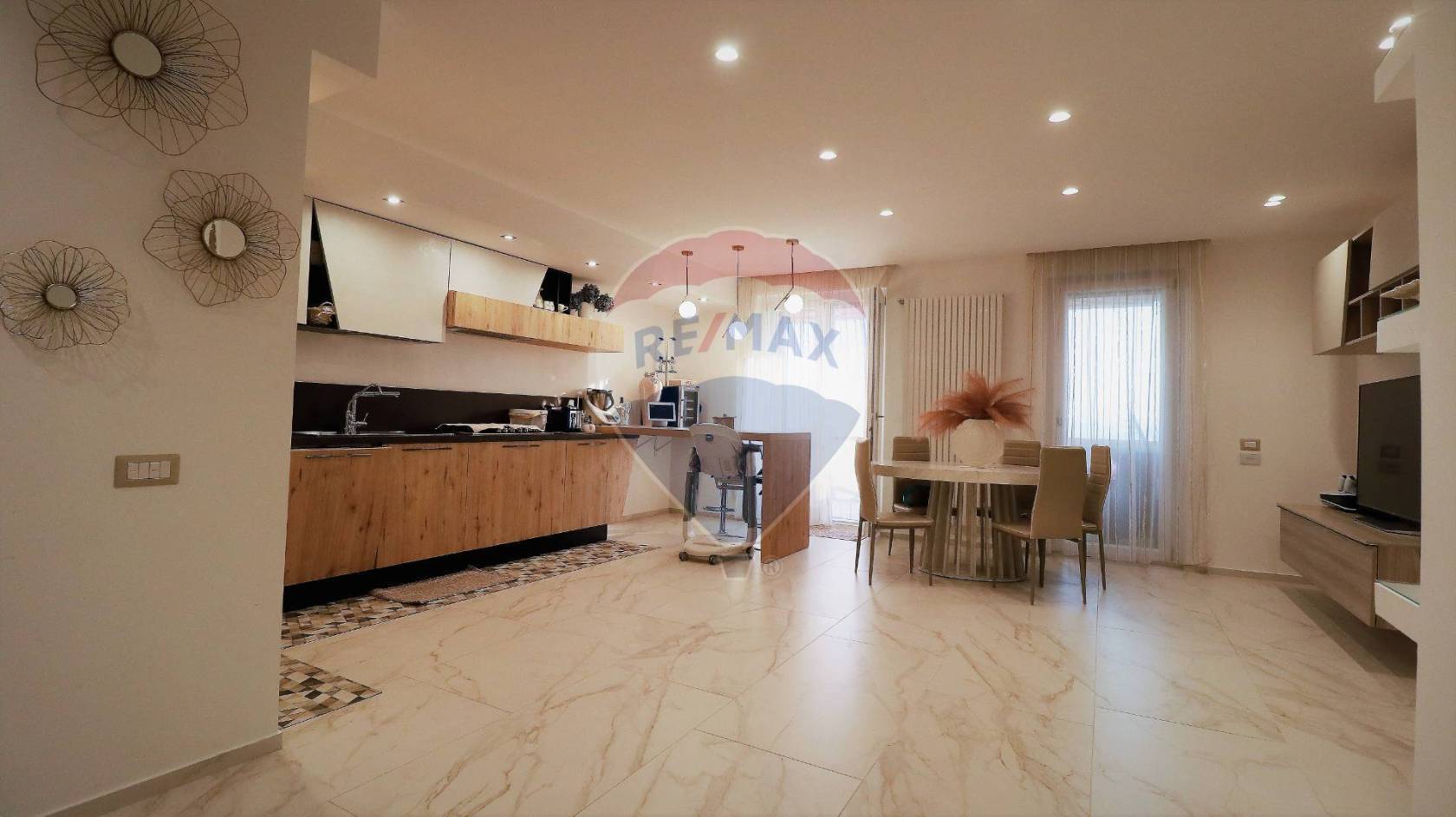 Appartamento ottimo stato, quinto piano, Centro, Matera