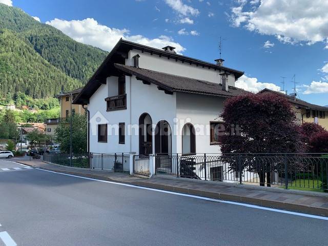 Quadrilocale ottimo stato, primo piano, Centro, Spiazzo