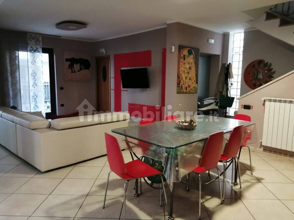 Rent Two-family villa in via Atella Orta di Atella. Excellent condition ...