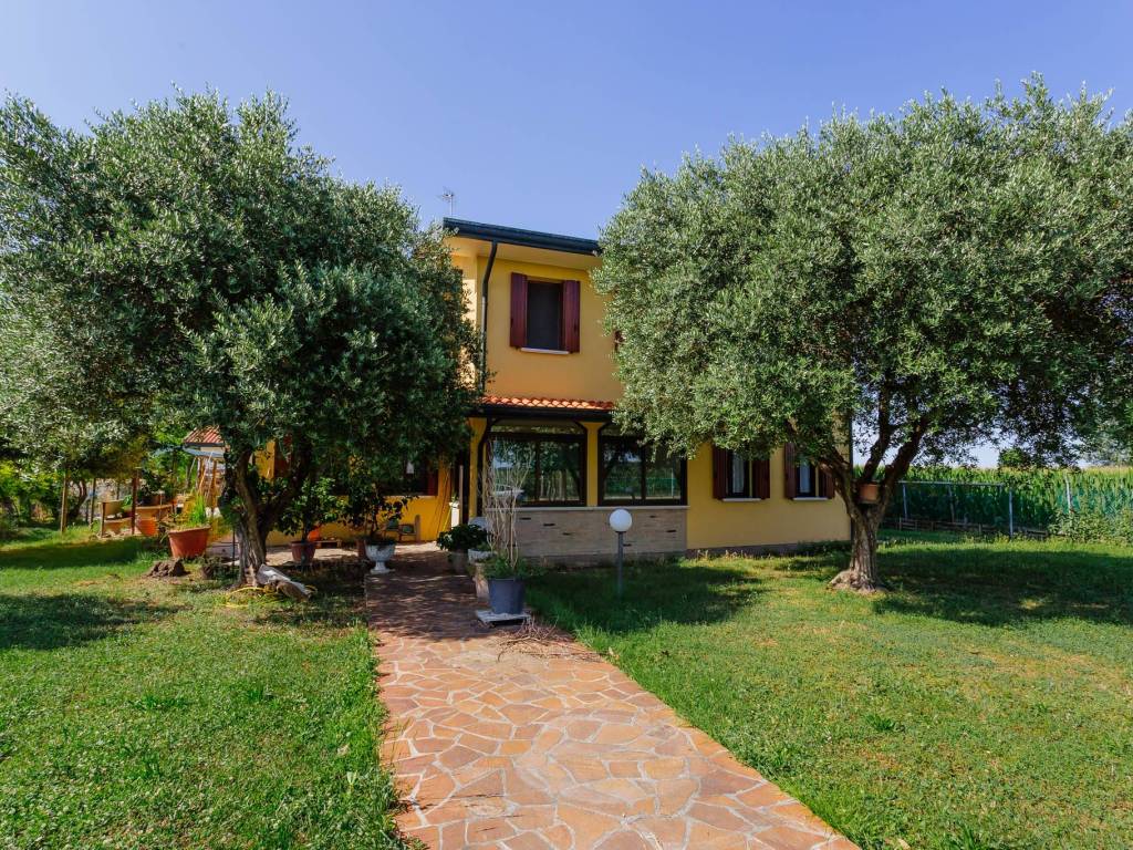 Vendita Villa unifamiliare in via Campagnon 60 Agna. Ottimo stato ...