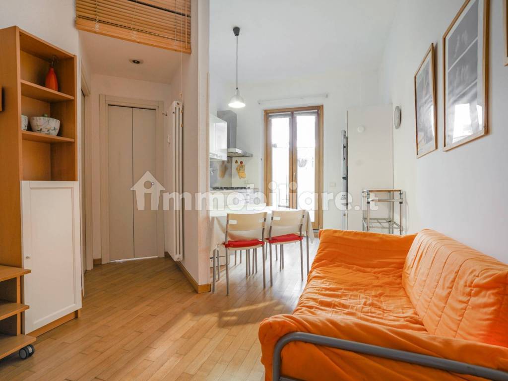 Vendita Appartamento Roma. Bilocale in via Rocca Priora 56. Buono stato ...