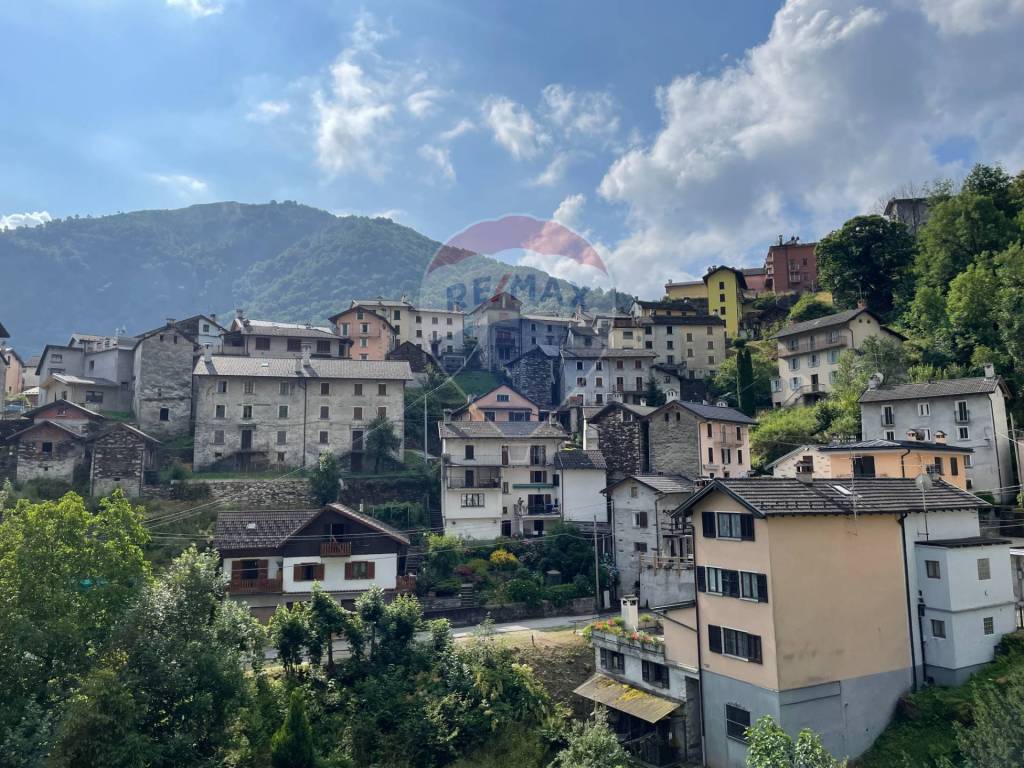 Vendita Terratetto plurifamiliare Gurro. Buono stato, con terrazza ...