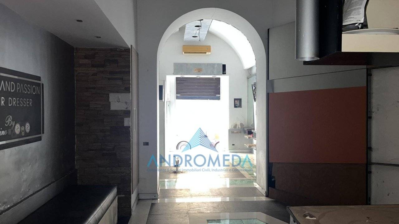 Locale commerciale in Vendita