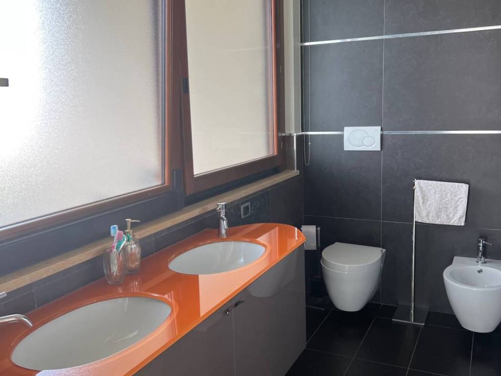 Vendita Villa plurifamiliare in via Monte Amaro Montesilvano. Ottimo ...