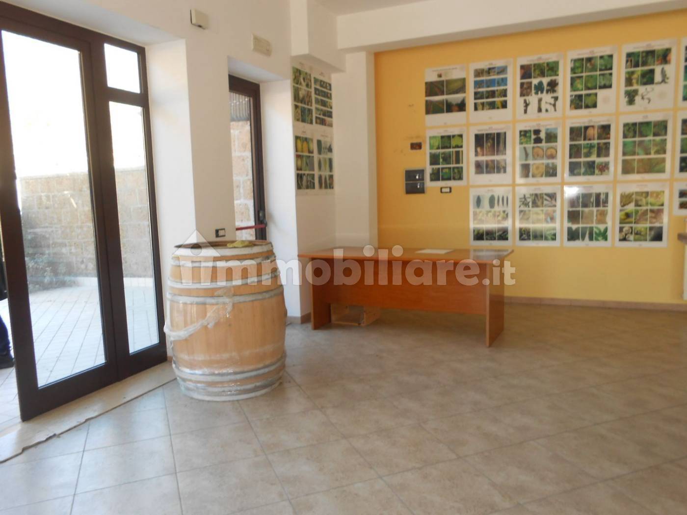 Locale commerciale in Vendita