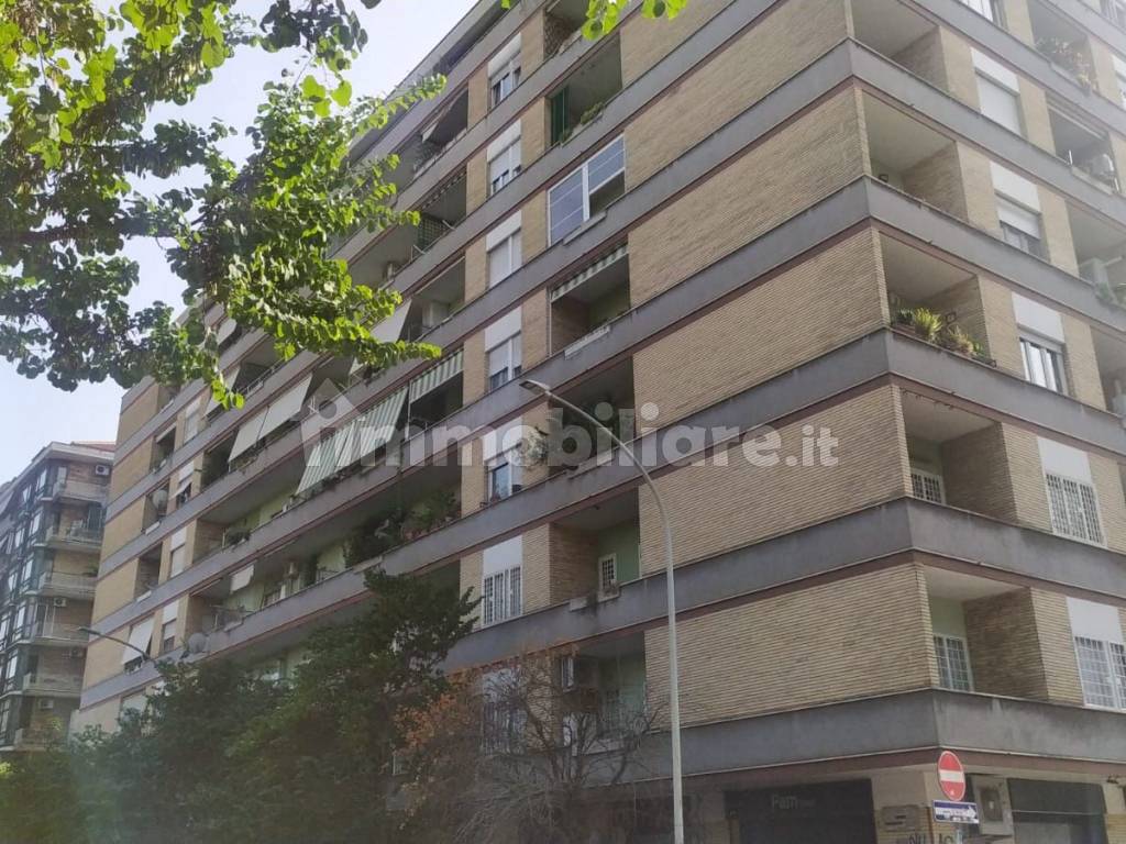 Vendita Appartamento Roma. Quadrilocale in via Padre Reginaldo Giuliani ...