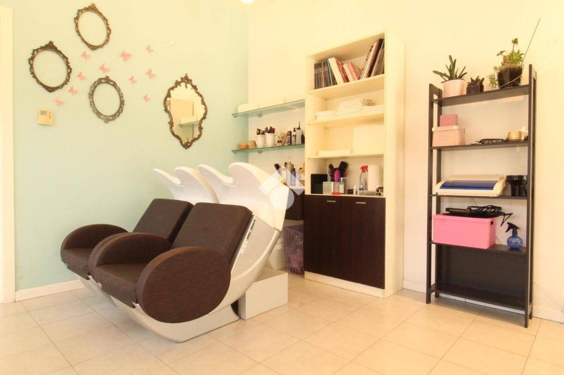 Locale commerciale in Vendita