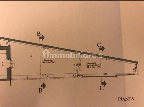 Locale commerciale in Vendita