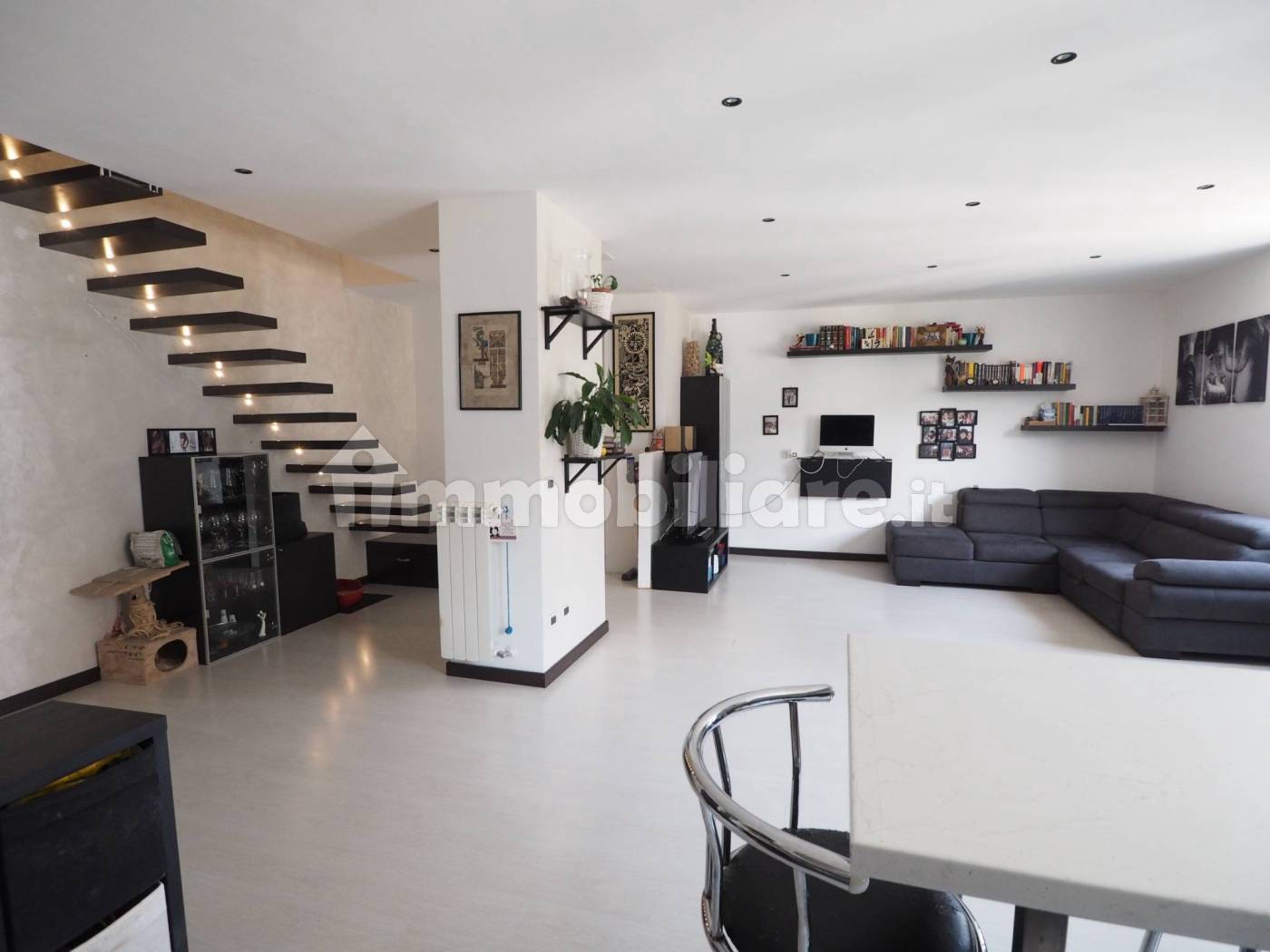 Trilocale via dei Giacinti 24, Gretta, Trieste