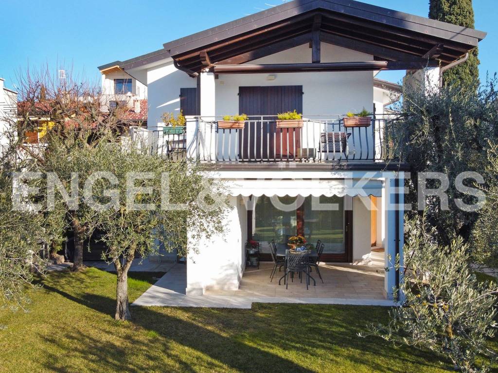 Vendita Villa unifamiliare in via Oliveto Bardolino. Ottimo stato ...