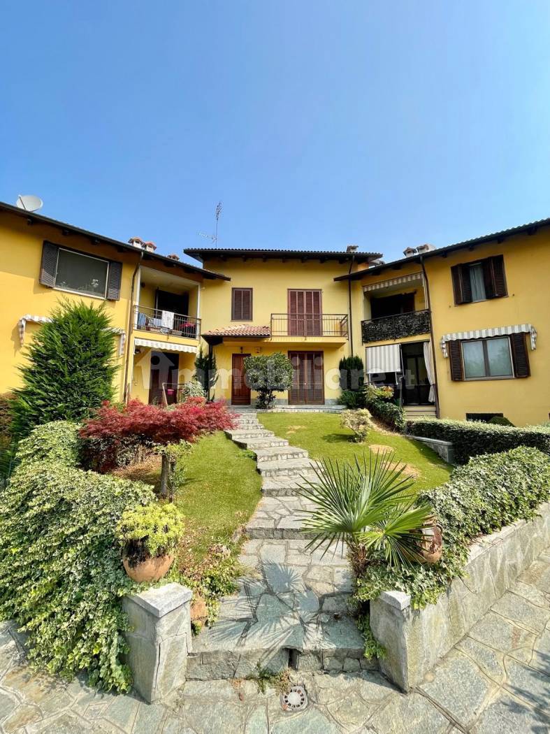 Quadrilocale viale 9 Martiri 1/b, Centro, Crescentino