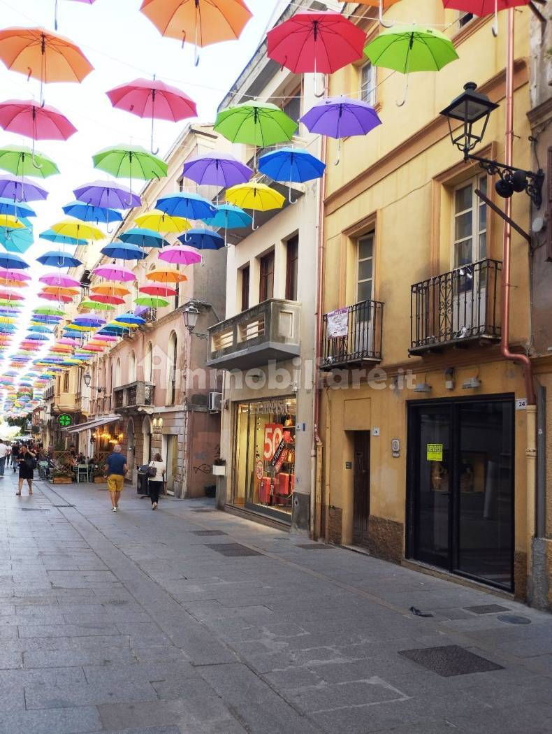 Locale commerciale in Vendita