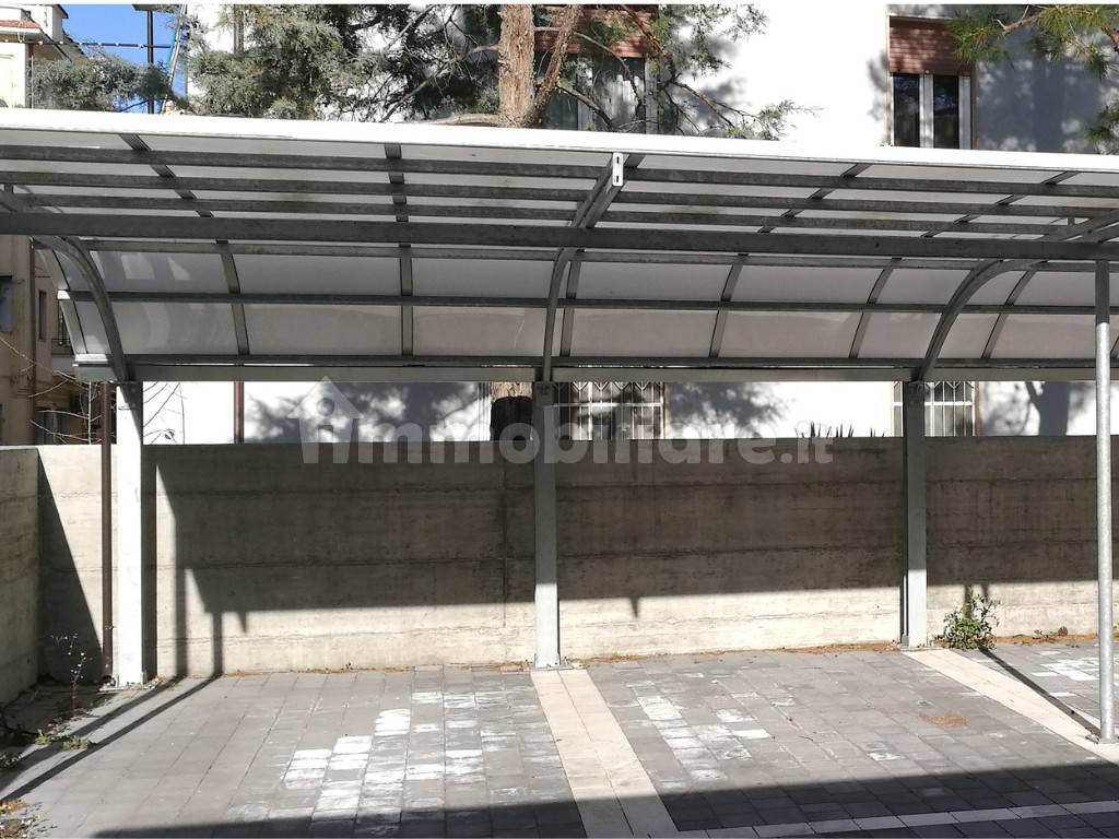 Posto auto - moto in Vendita