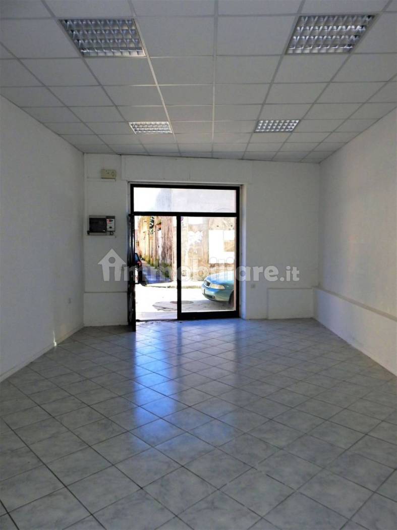 Locale commerciale in Vendita