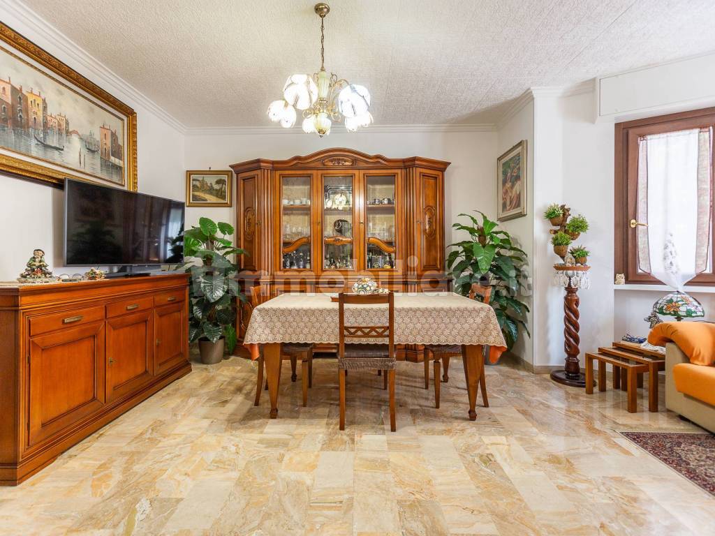 Vendita Appartamento Cinisello Balsamo. Trilocale in viale Fulvio Testi ...