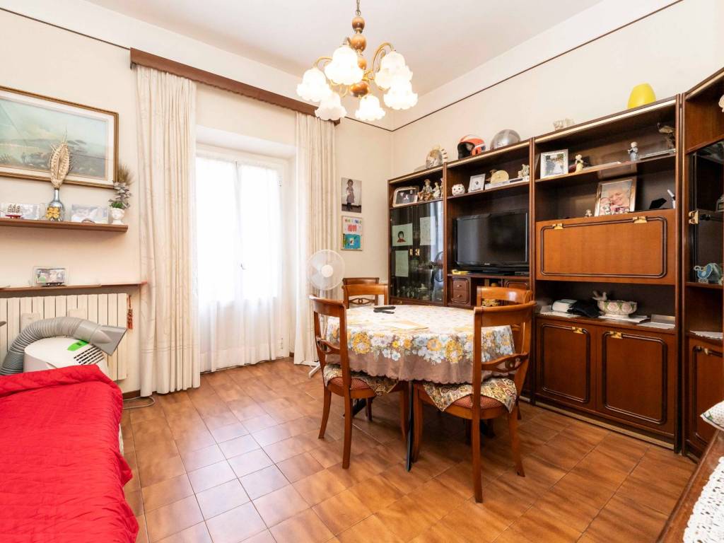 Vendita Appartamento Milano. Bilocale in via Felice Casati 21. Buono ...