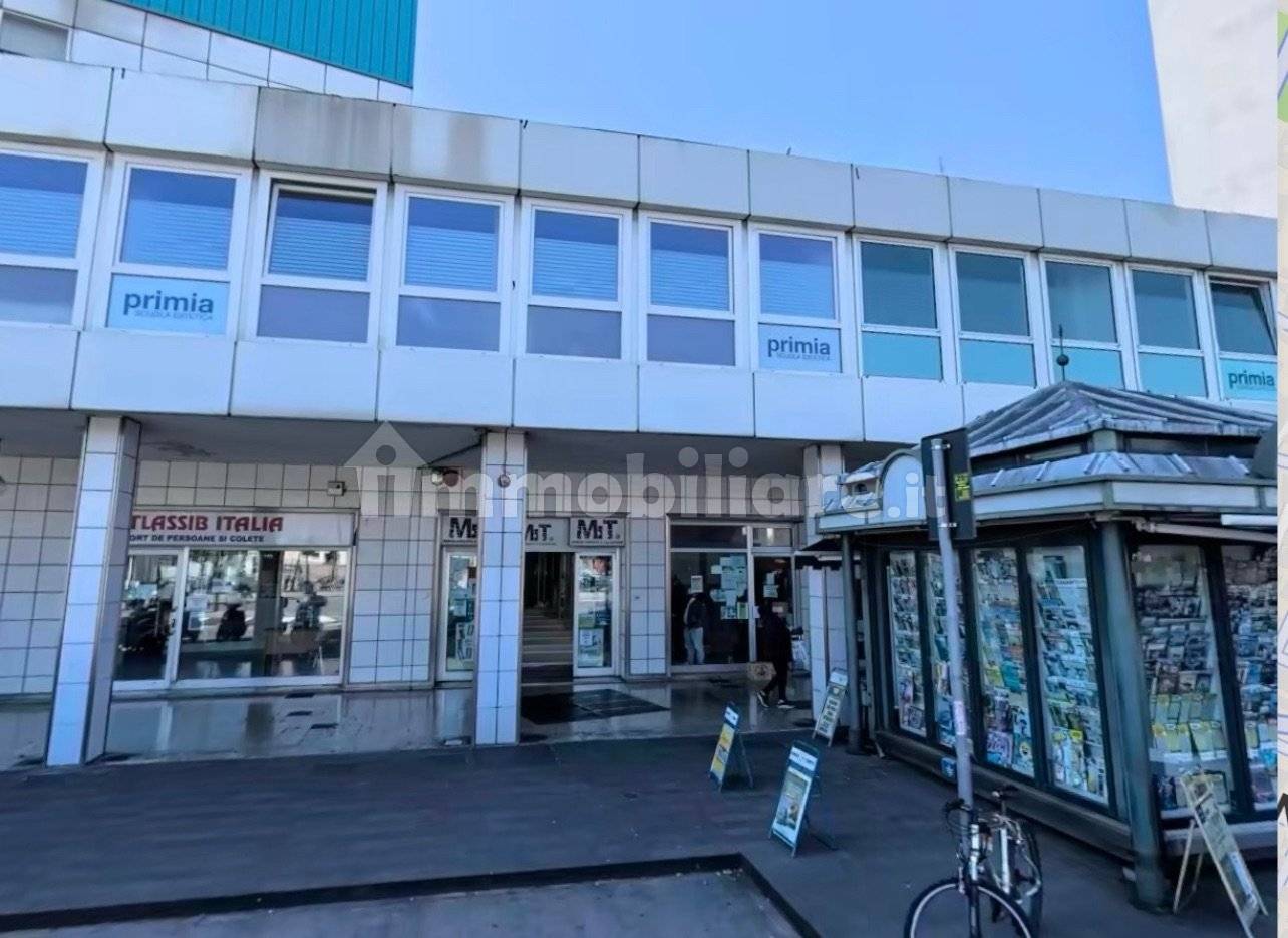 Locale commerciale in Vendita