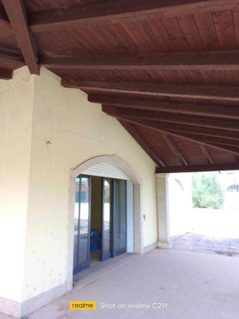 Locale commerciale in Vendita