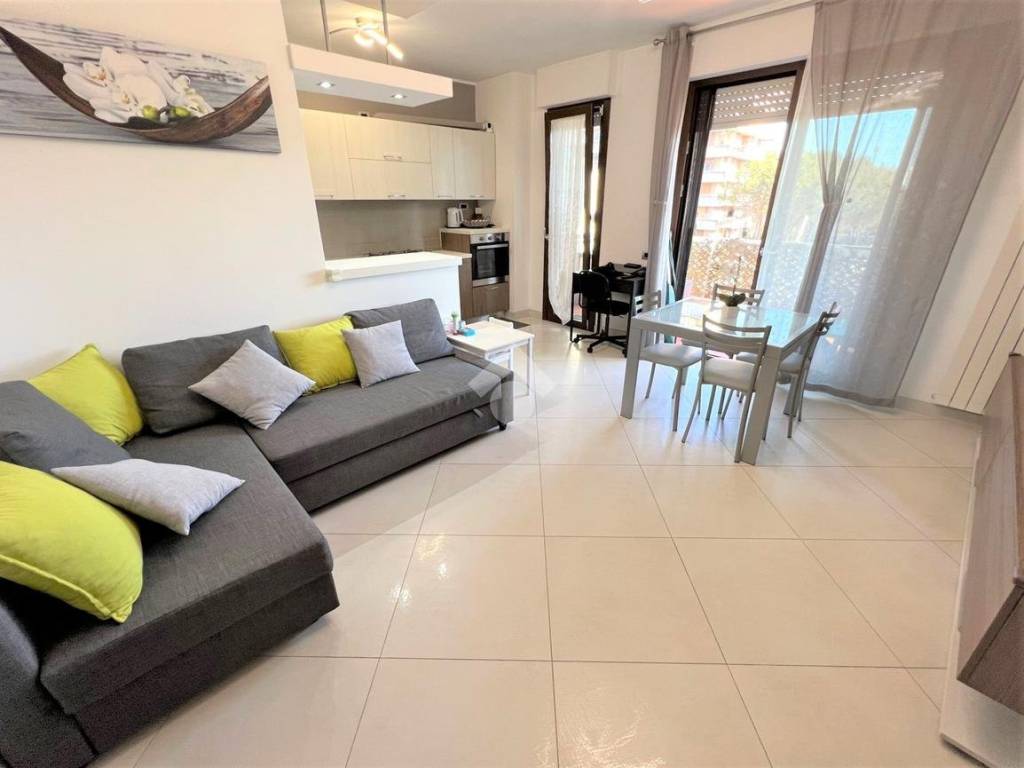 Vendita Appartamento Roma. Bilocale in via Pagoda Bianca 86. Ottimo ...