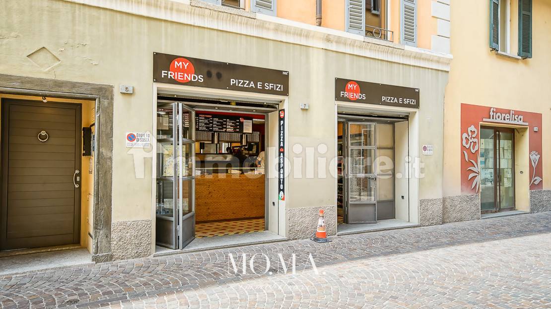 Locale commerciale in Vendita