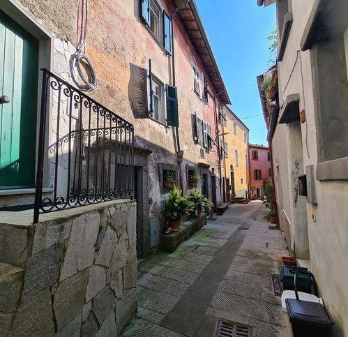 Vendita Villa a schiera in via Della Chiesa Beverino. Buono stato, 110 ...