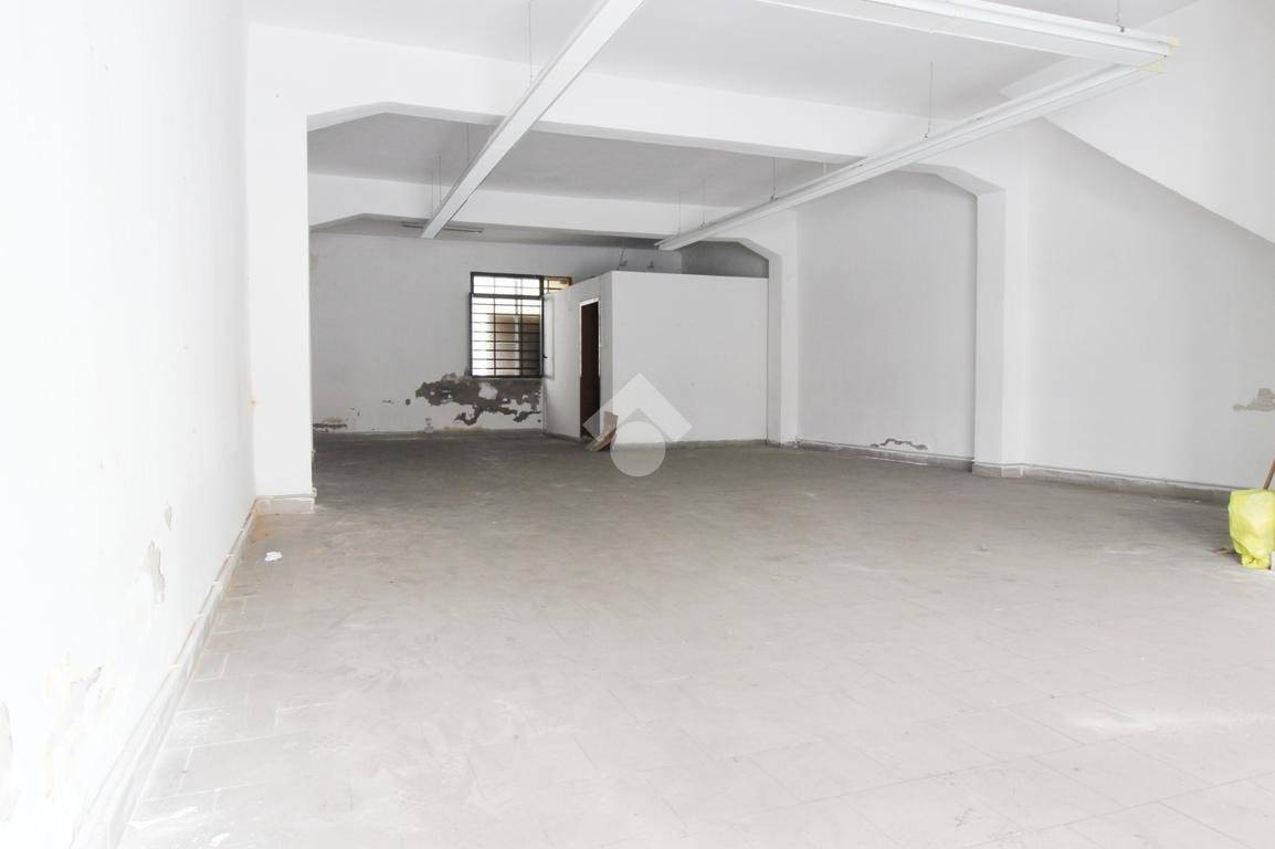 Locale commerciale in Vendita