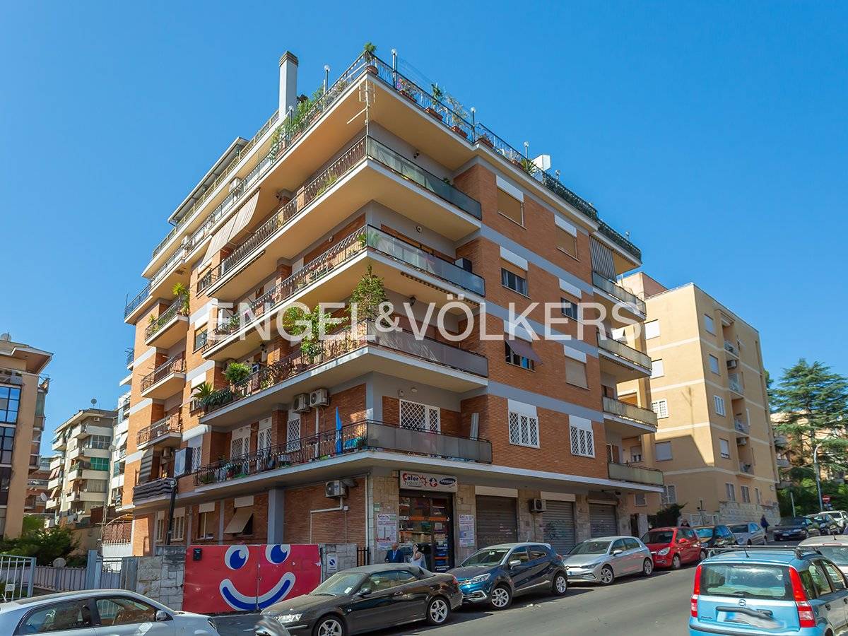 Locale commerciale in Vendita