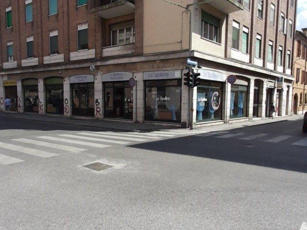 Locale commerciale corso Biagio Rossetti, Ferrara, Rif. 105156835 ...