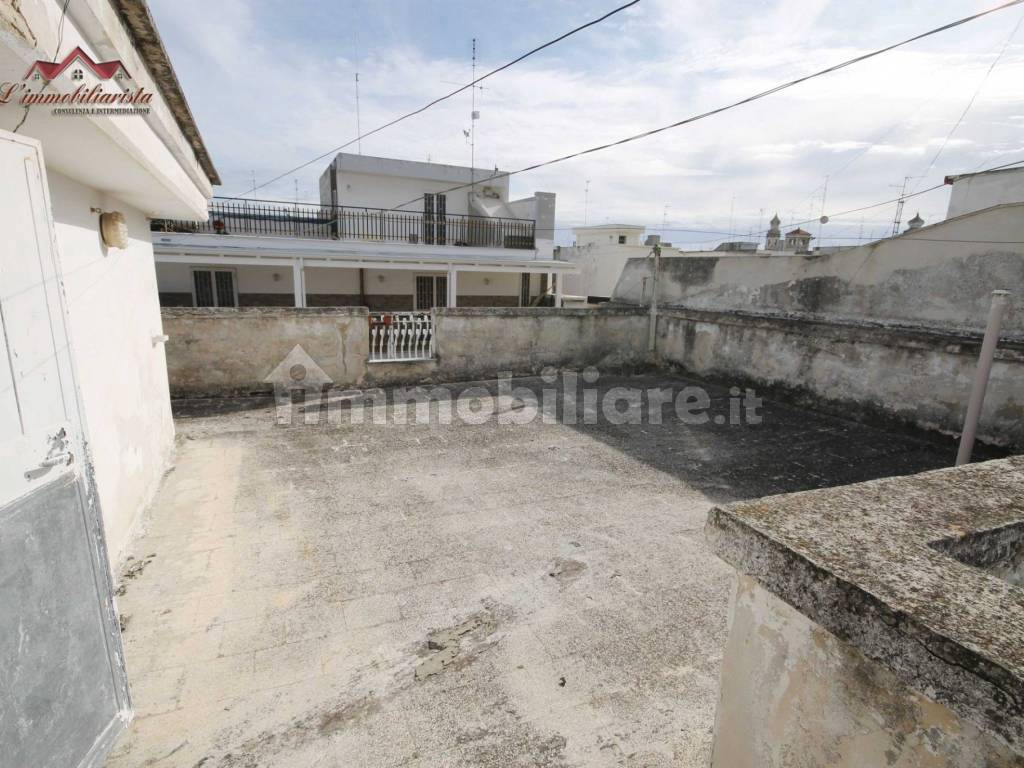 Palazzo - Edificio via Andrea Capozzi, Valenzano, Rif. 105162549 ...