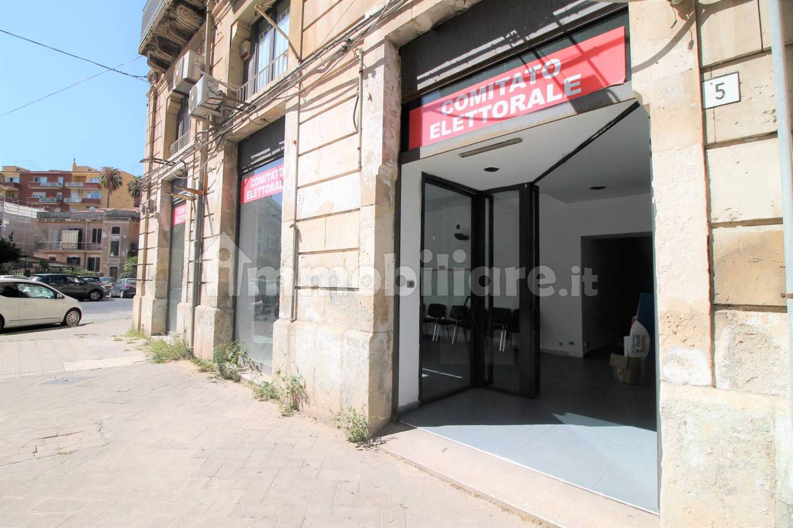 Locale commerciale in Vendita