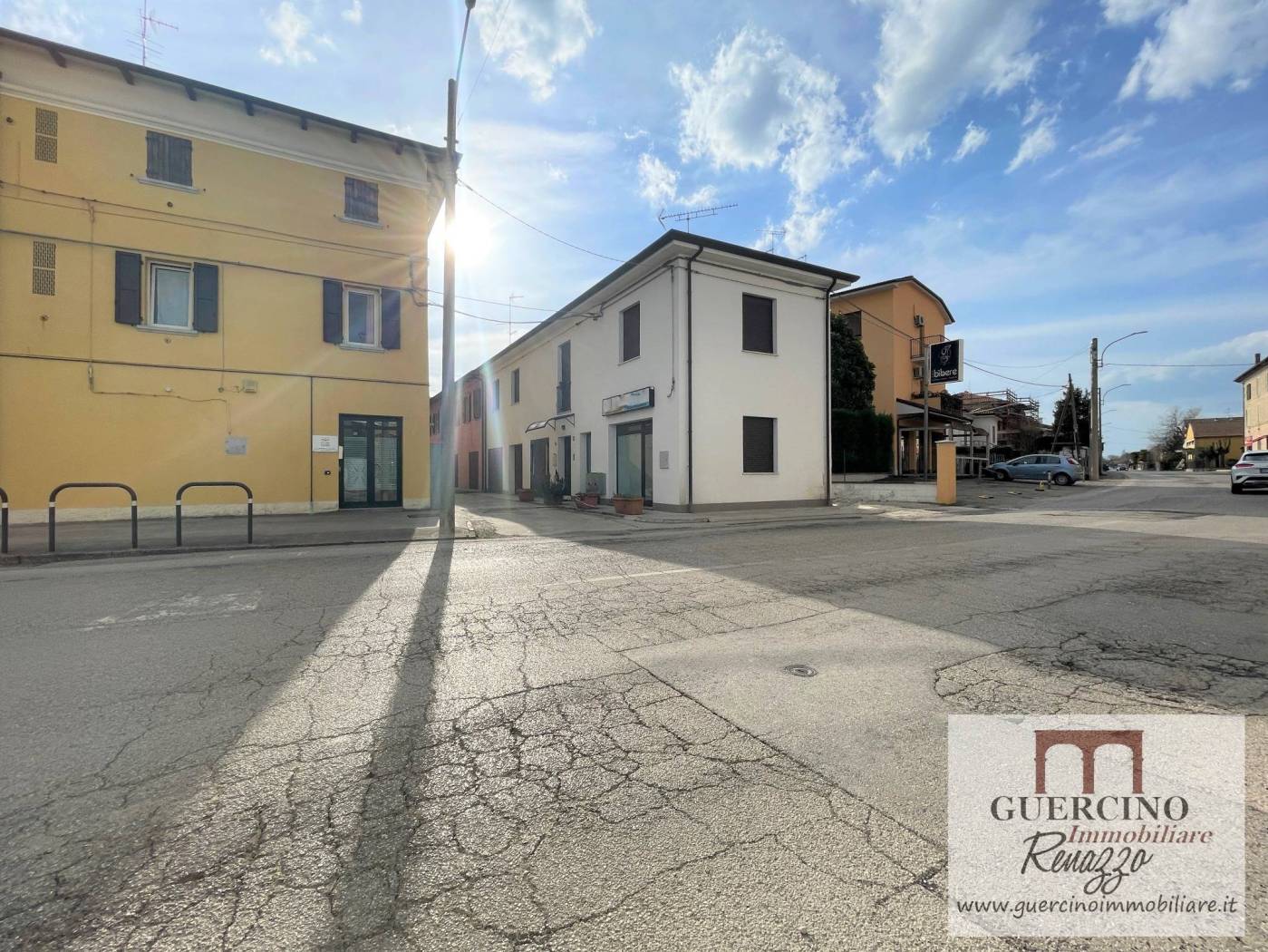 Locale commerciale in Vendita