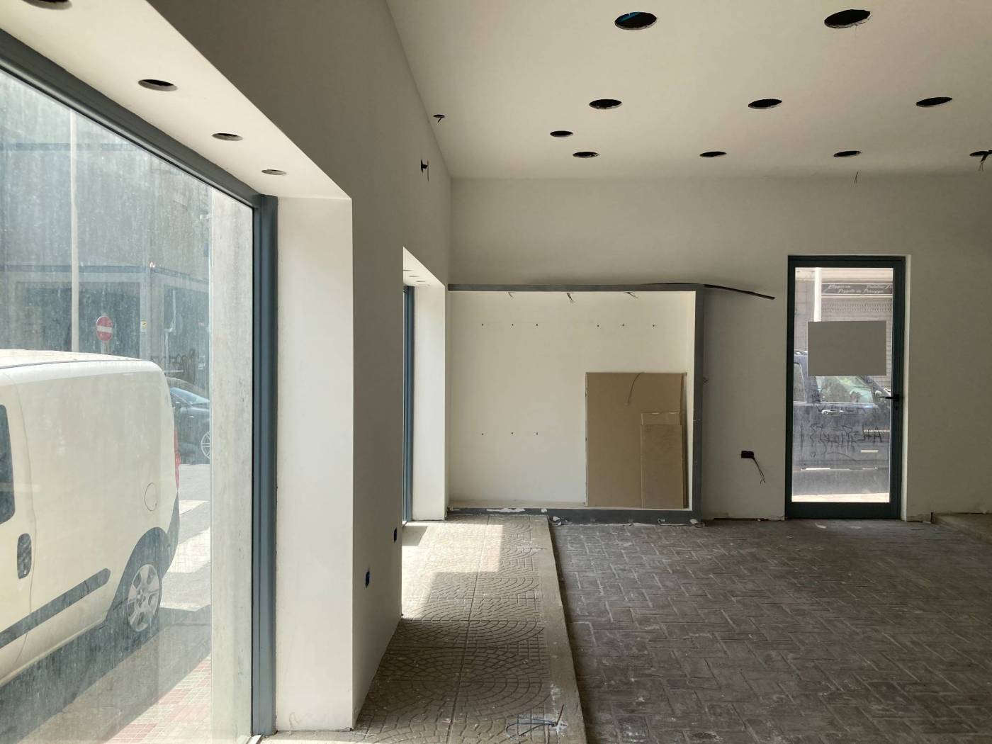 Locale commerciale in Vendita