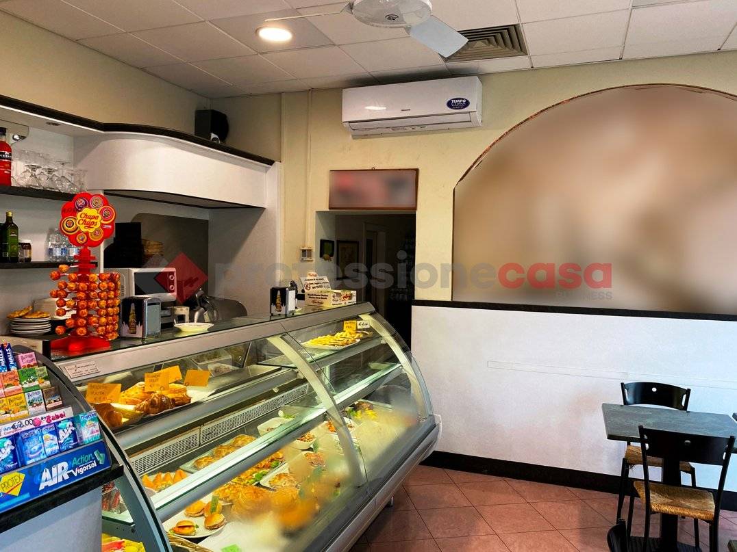 Locale commerciale in Vendita