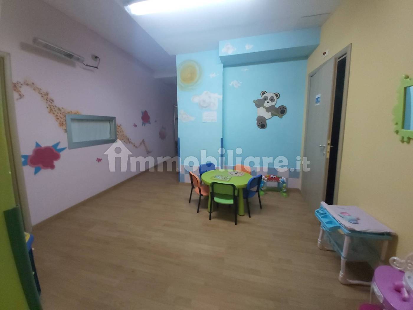 Locale commerciale in Vendita